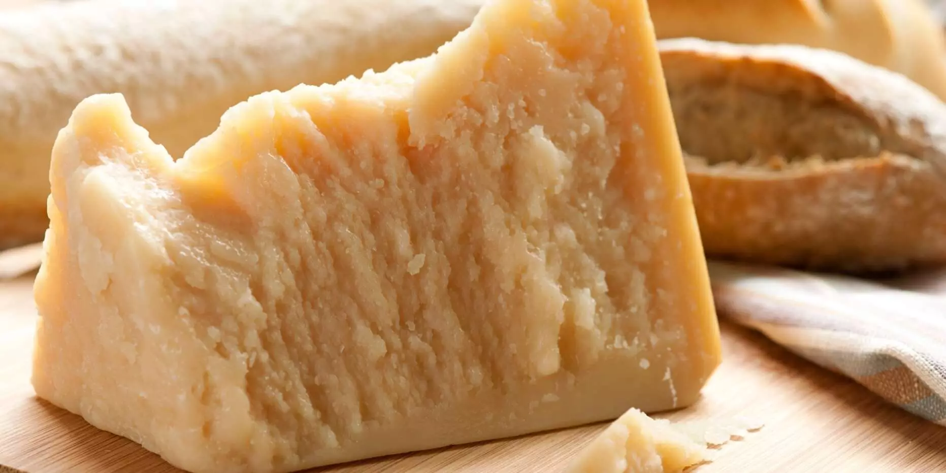 Na ke 'Nete hore U ka Ja Rind ka Lekhalo la Cheese ea Parmesan?