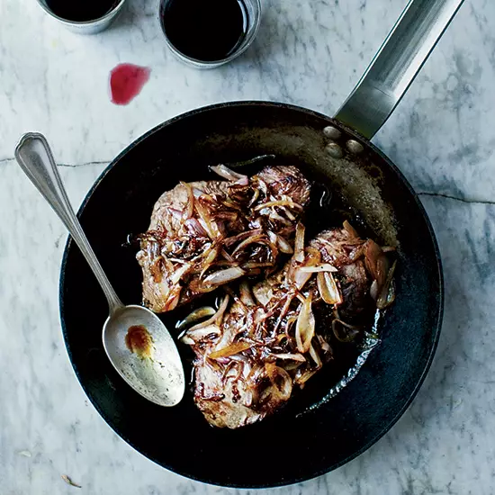 HD-201504-r-flank-steaks-with-shallot-red-wine-sauce.jpg