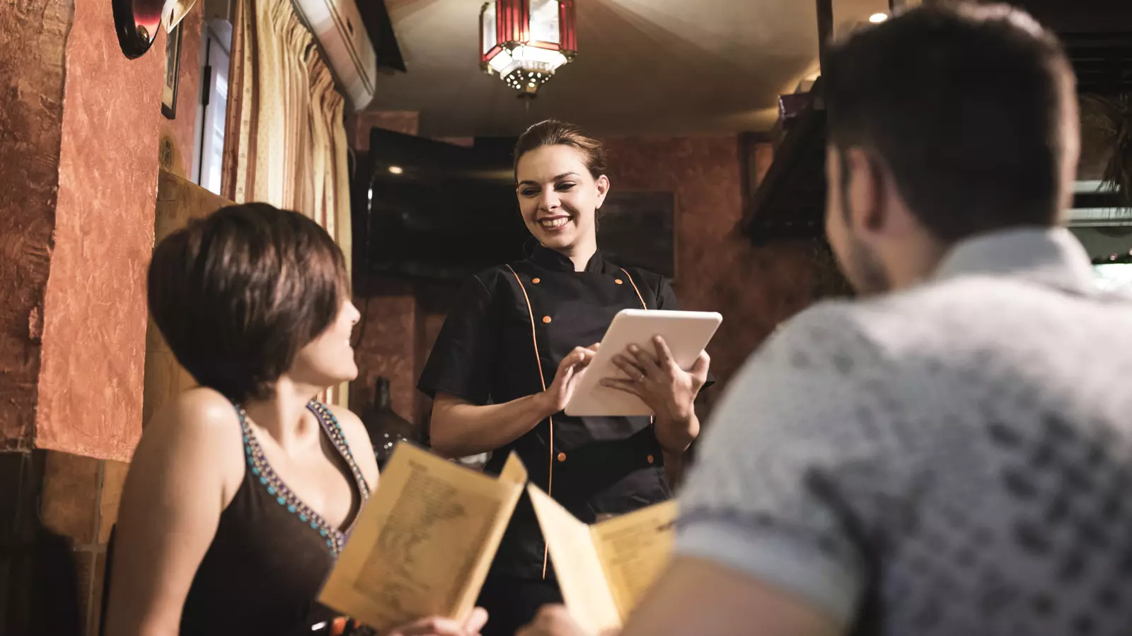 Amerikalylaryň restoranlarda edýän zatlary