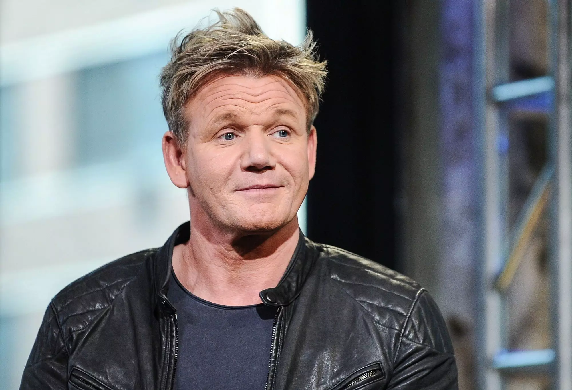 Gordon Ramsay spiega perché è così brutale nei confronti dei cuochi casalinghi su Twitter