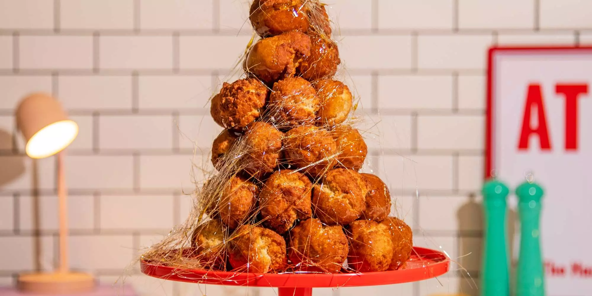 Tower of Donuts sa a se sant pafè pou tab jou ferye ou