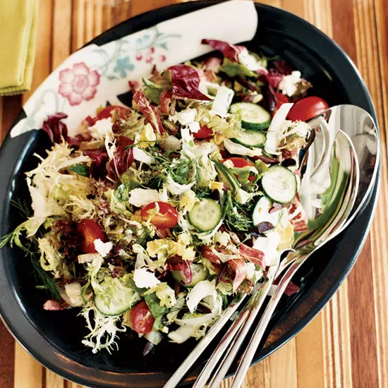 Tinadtad nga Greek Salad nga adunay Shallot Vinaigrette