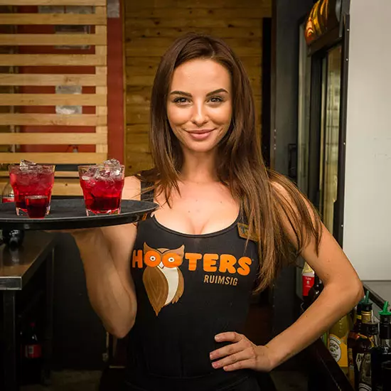 hooters