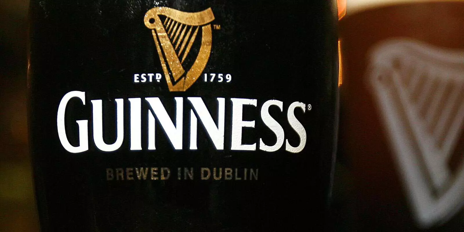 Comóradh 200 Bliain Guinness Easpórtála Stout ag Ceiliúradh Céad Turas an Bhranda go Meiriceá