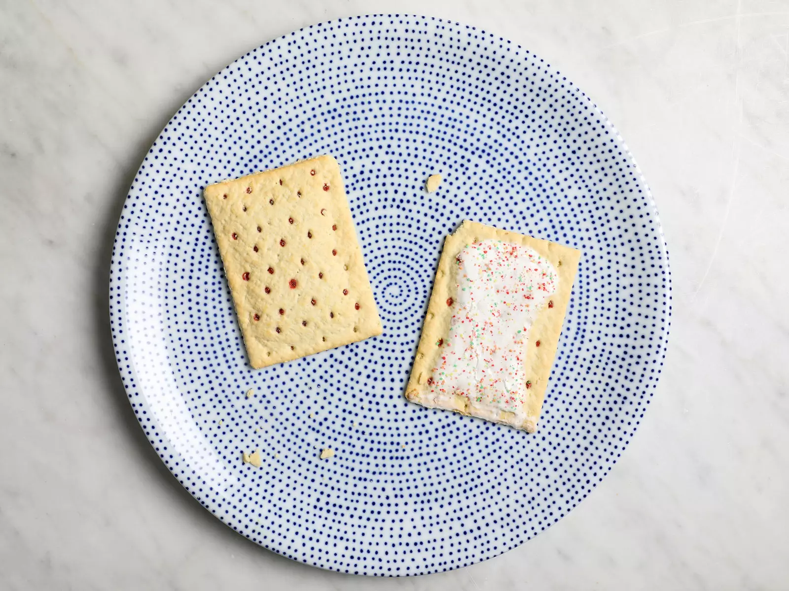 Frosted uye Unfrosted Strawberry Poptarts