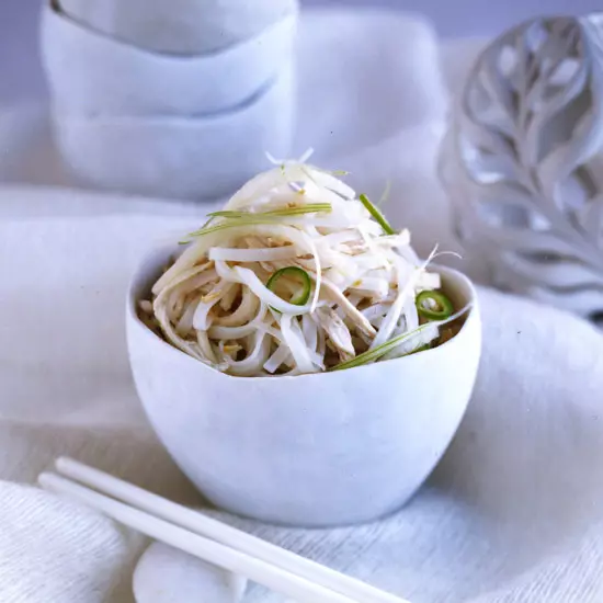 Rice Noodle Salad nga adunay Manok