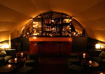 Париж: Curio Parlor