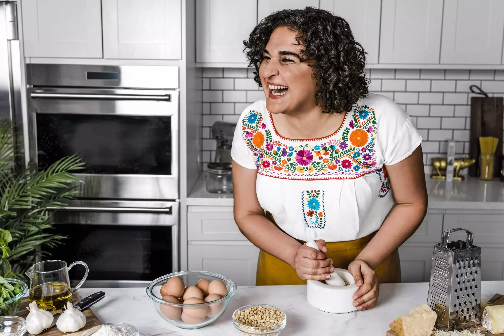 Samin Nosrat, 15 fevral 2019-cu il tarixində MONEY-in Nyu-Yorkdakı qərargahında.