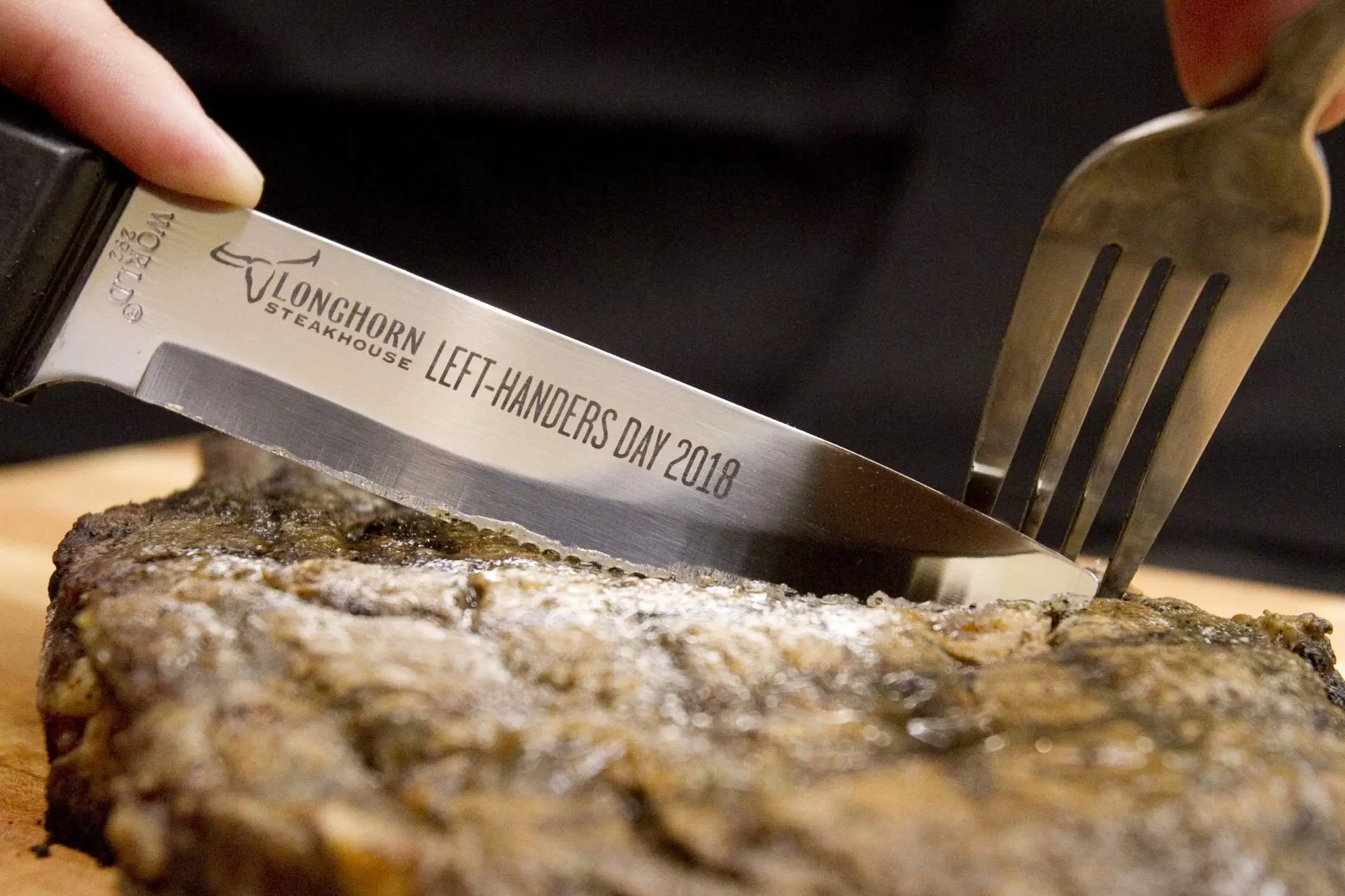 LongHorn Steakhouse Left-hander Knife[1] copy.jpg