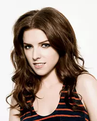 origjinal-201206-a-anna-kendrick-portrait.jpg