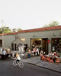 اصلي-201311-a-portland-winemaker-party-exterior.jpg