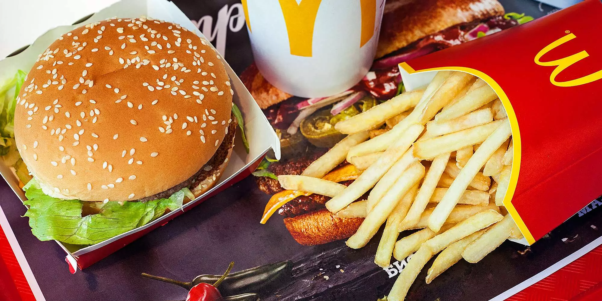 McDonald's soovib, et te "häkkiksite" oma tellimuse "Surf + Turf" juustuburgeri ja "Maa, õhu ja mere" Big Maciga