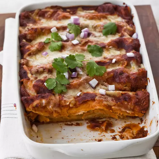 Červené chilsko-kuřecí Enchiladas