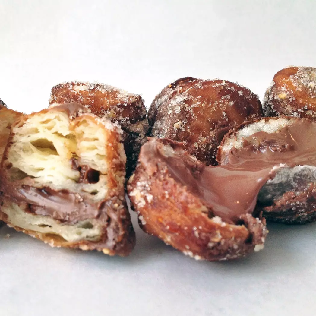 FWX NUTELLA CRONUT အပေါက်များ