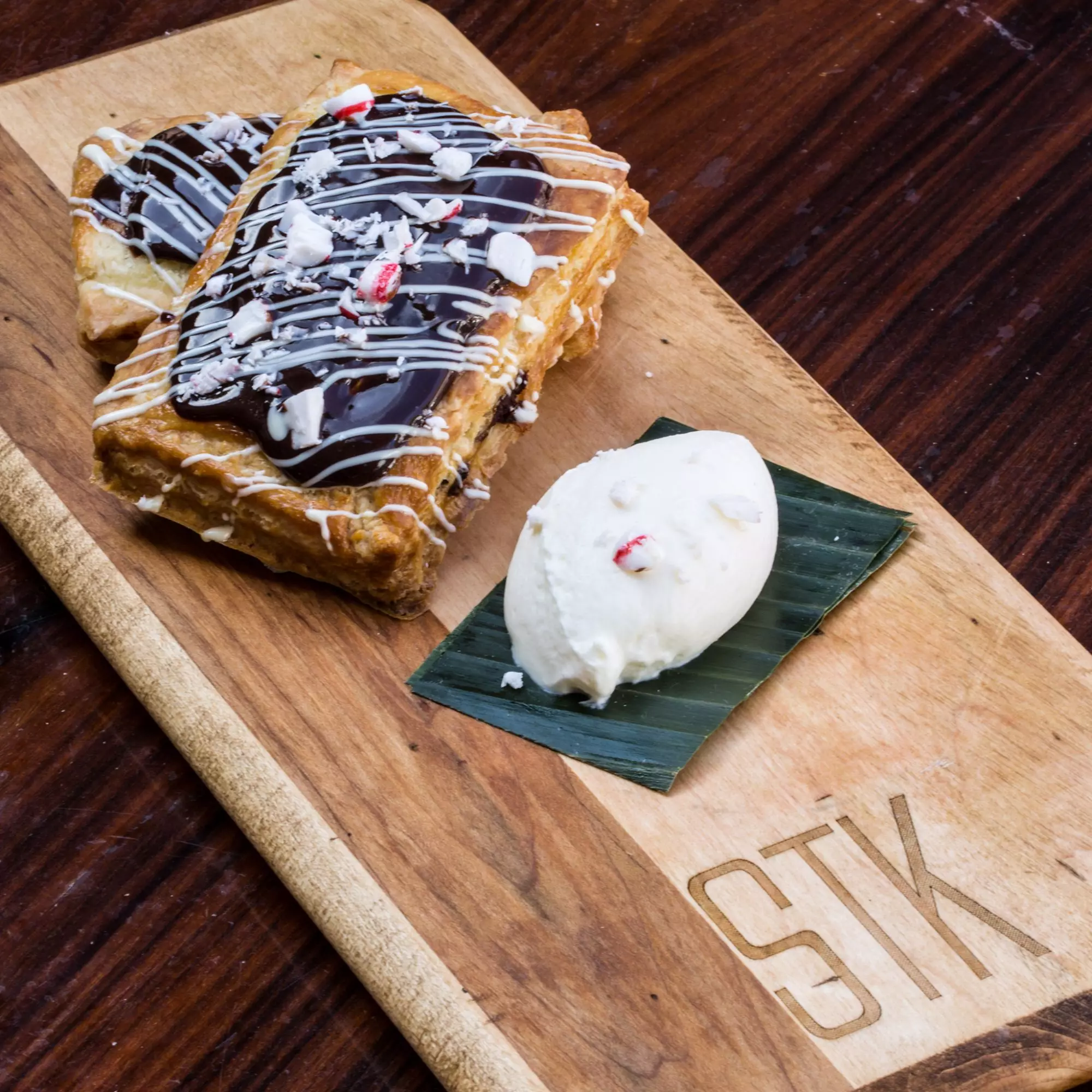 FWX STK CHOCOLATE PEPPERMINT POPRT