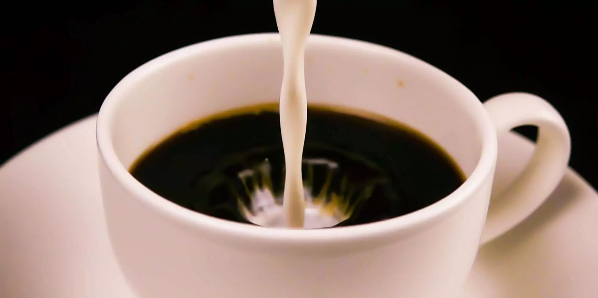 TikTok näyttää oikean tavan avata Coffee Creamer