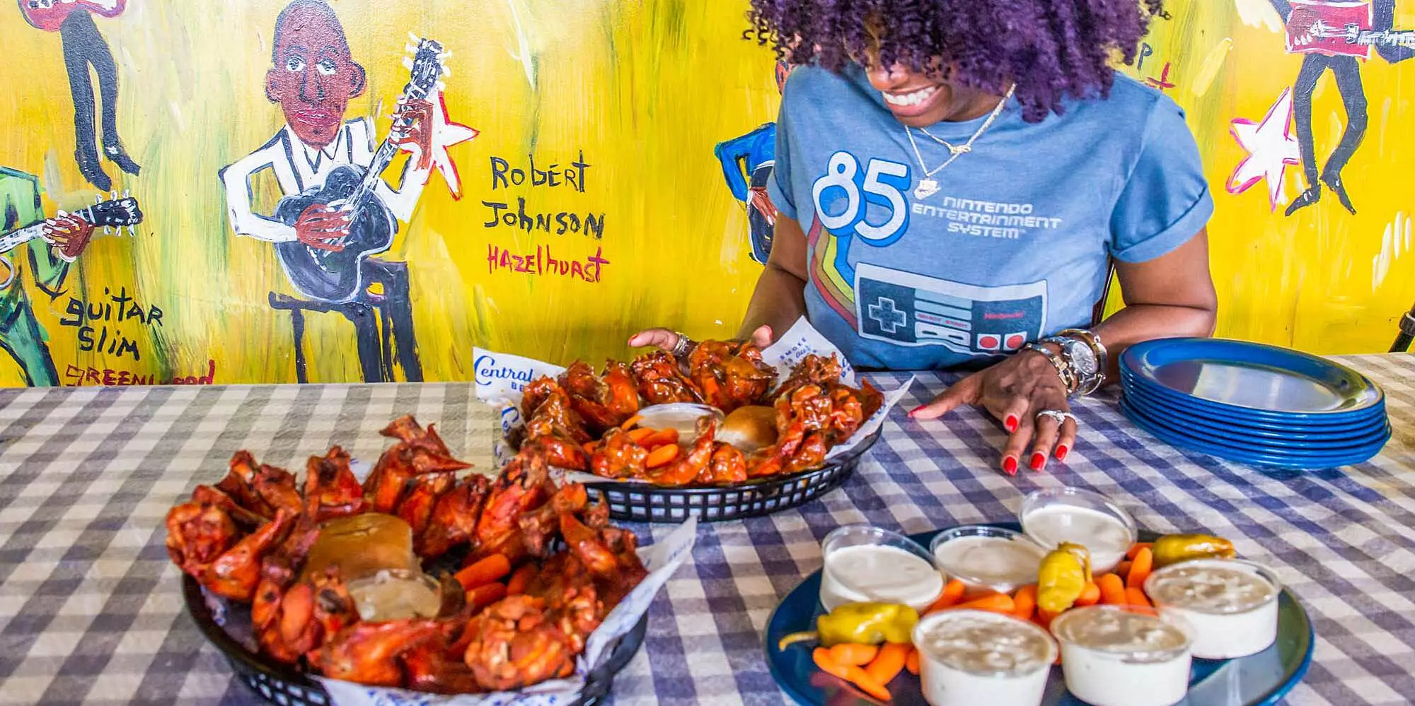 Ang Pinakamagandang Hot Wings ay Ginawa sa Memphis