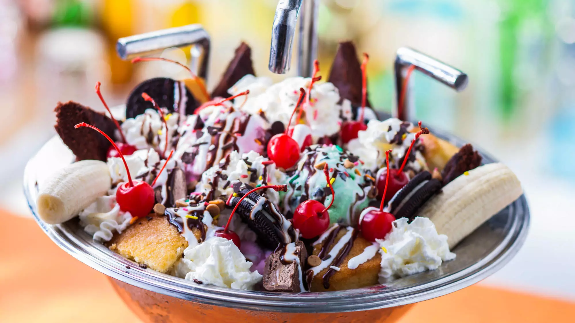 Kitchen sink sundae na Beach & Cream Soda Shop Beach Club