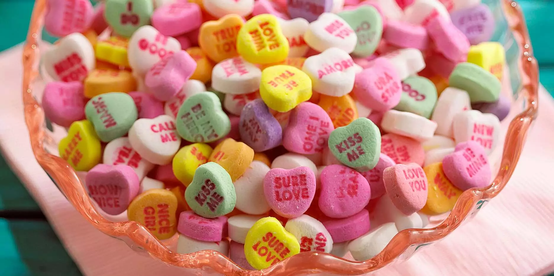 Warum Ihre Candy Hearts an diesem Valentinstag möglicherweise gesprächsfrei sind