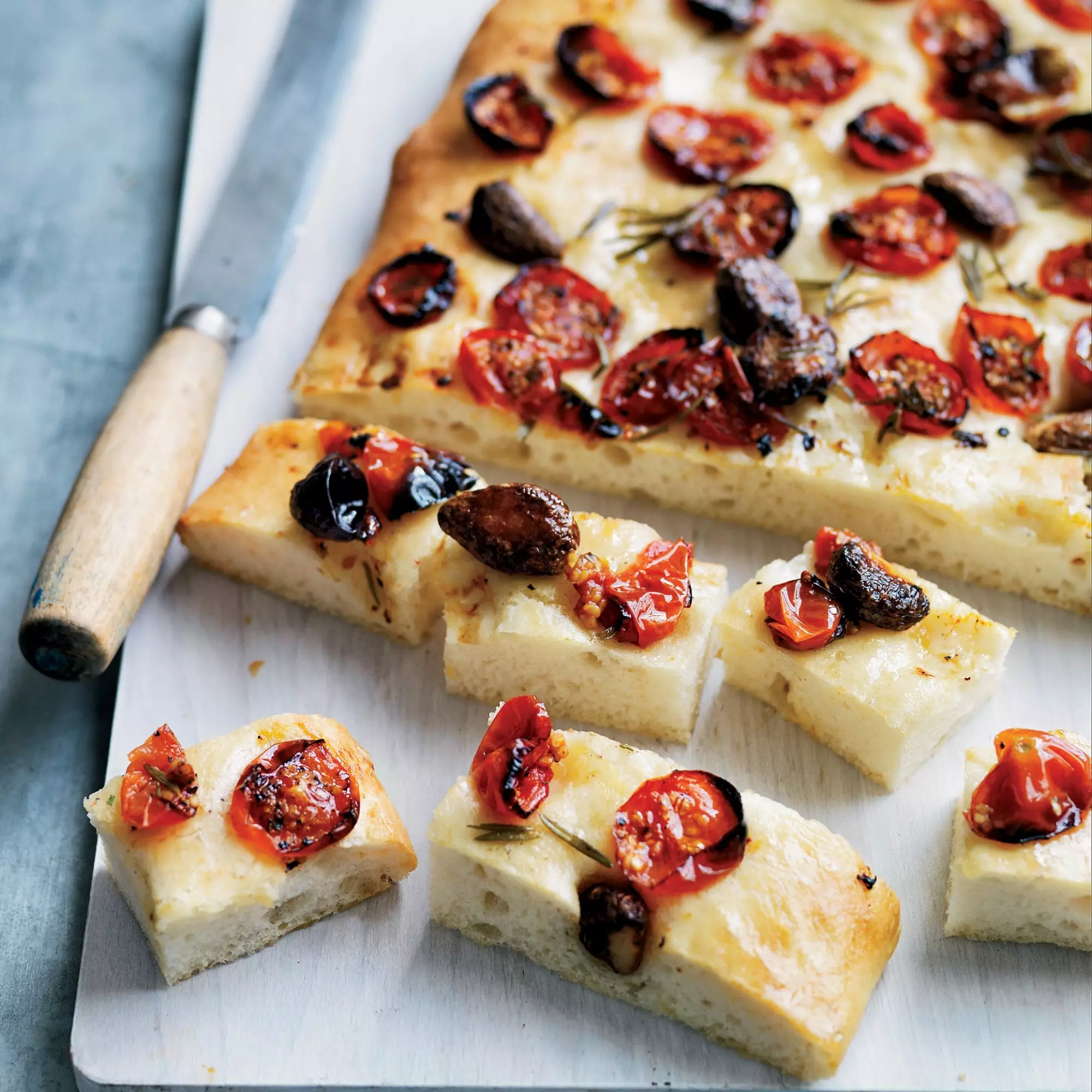 Tomato na Garlic Confit Focaccia