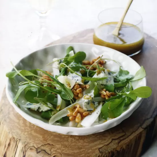 Argula-Endive Salad với hạt thông mật ong