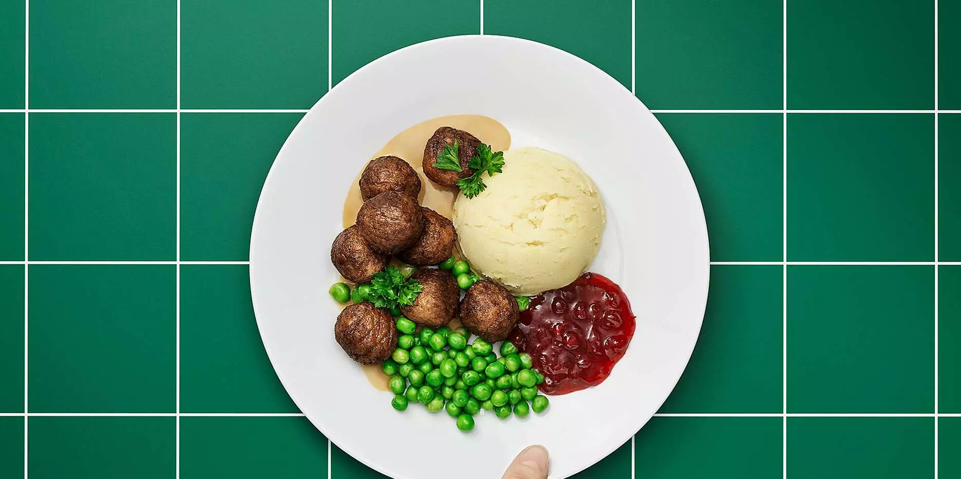 Ikea setzt endlech Planzbaséiert Fleeschbäll op de Menu