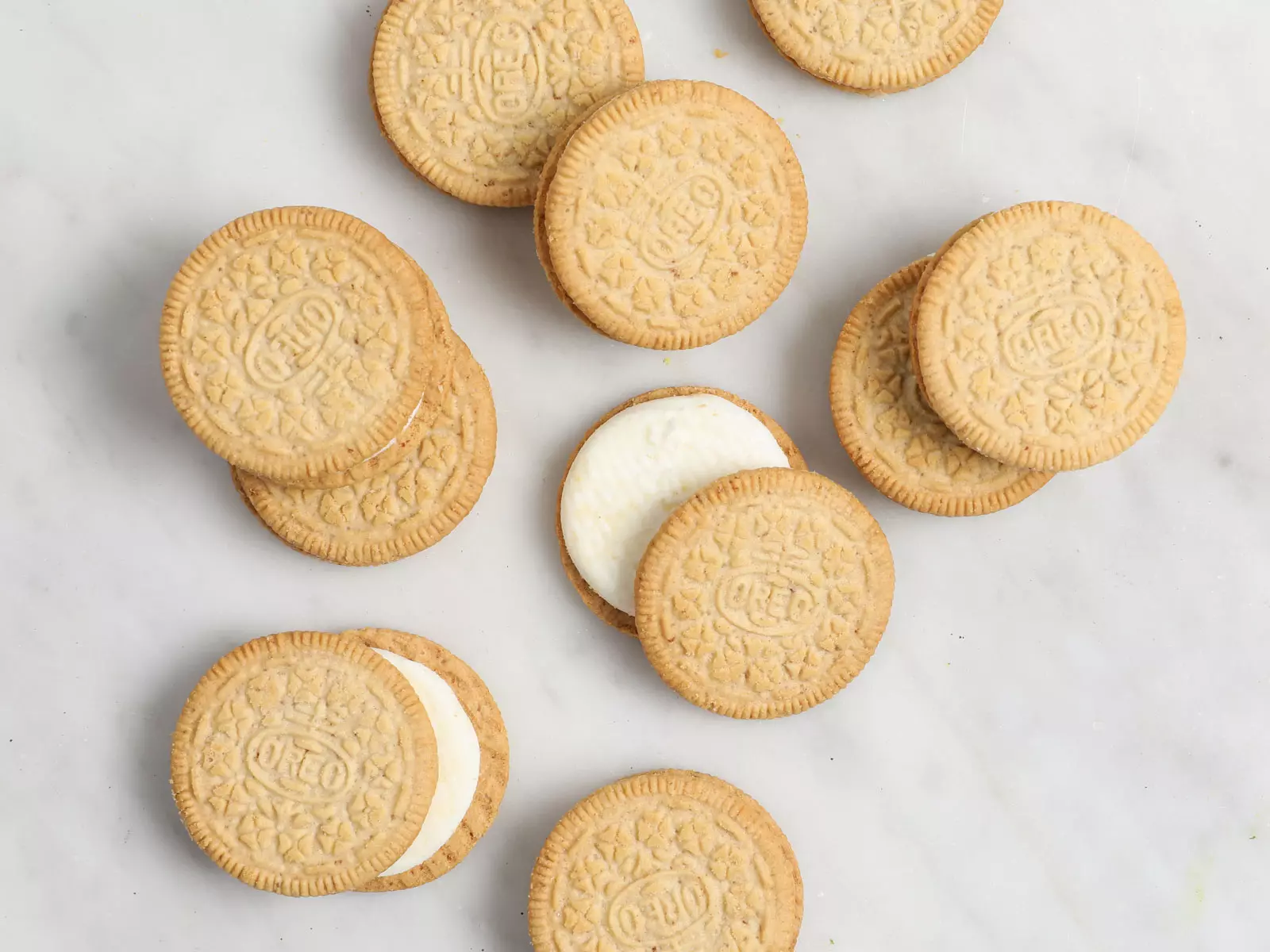 Cinnamon Bun Oreos