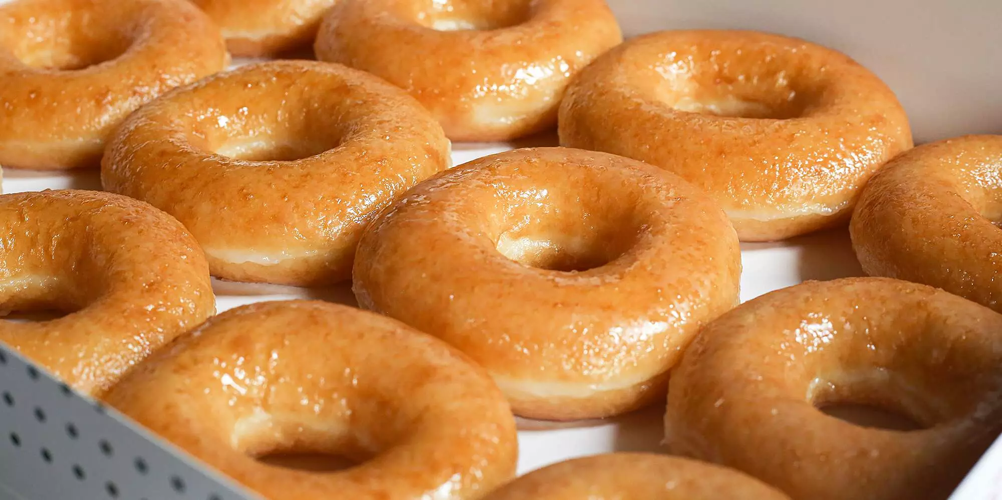 Krispy Kreme e tla u fa li-donuts tsa mahala bakeng sa ho fana ka mali