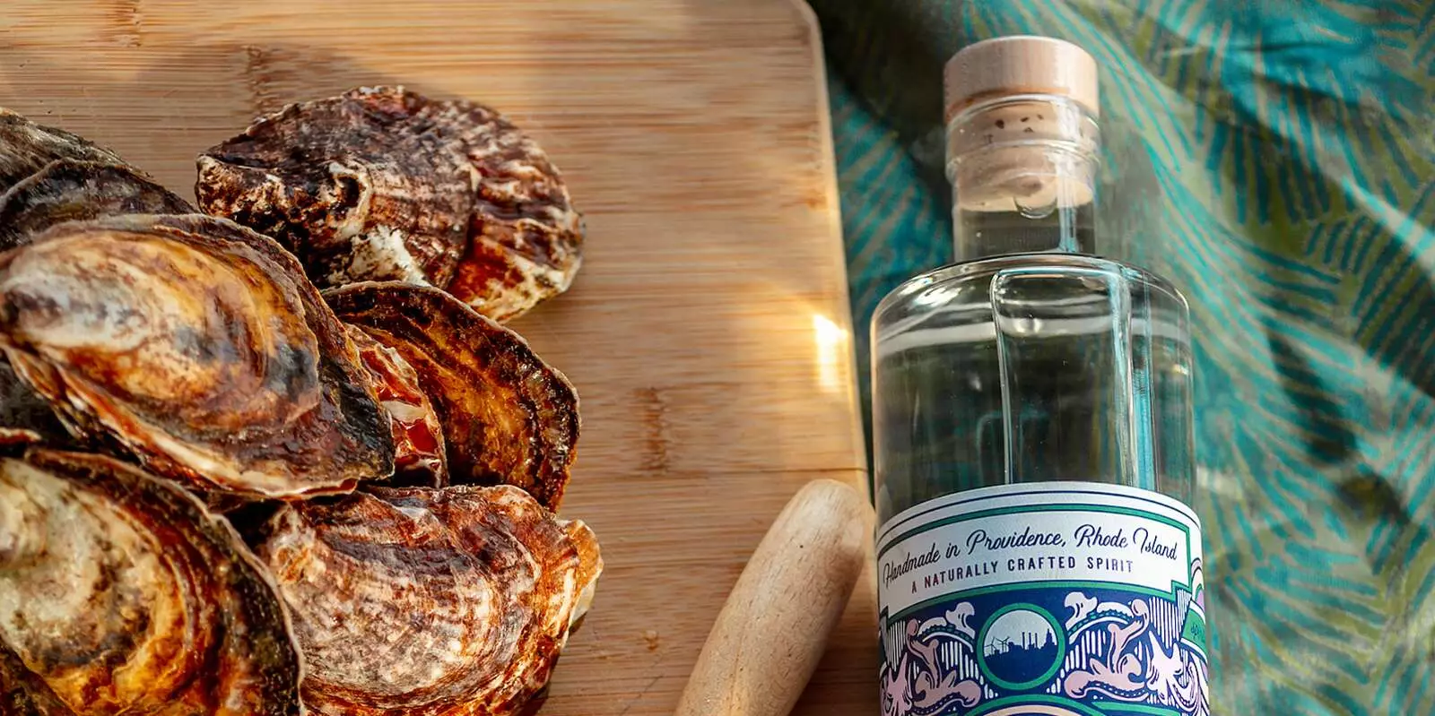 Първата водка от стриди в страната има вкус на океана и прави средно мартини