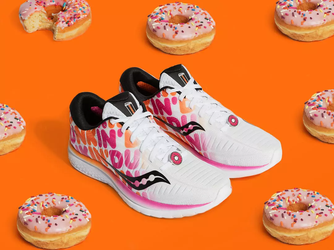 Colaborare pentru pantofi Saucony Dunkin Donuts Boston Marathon