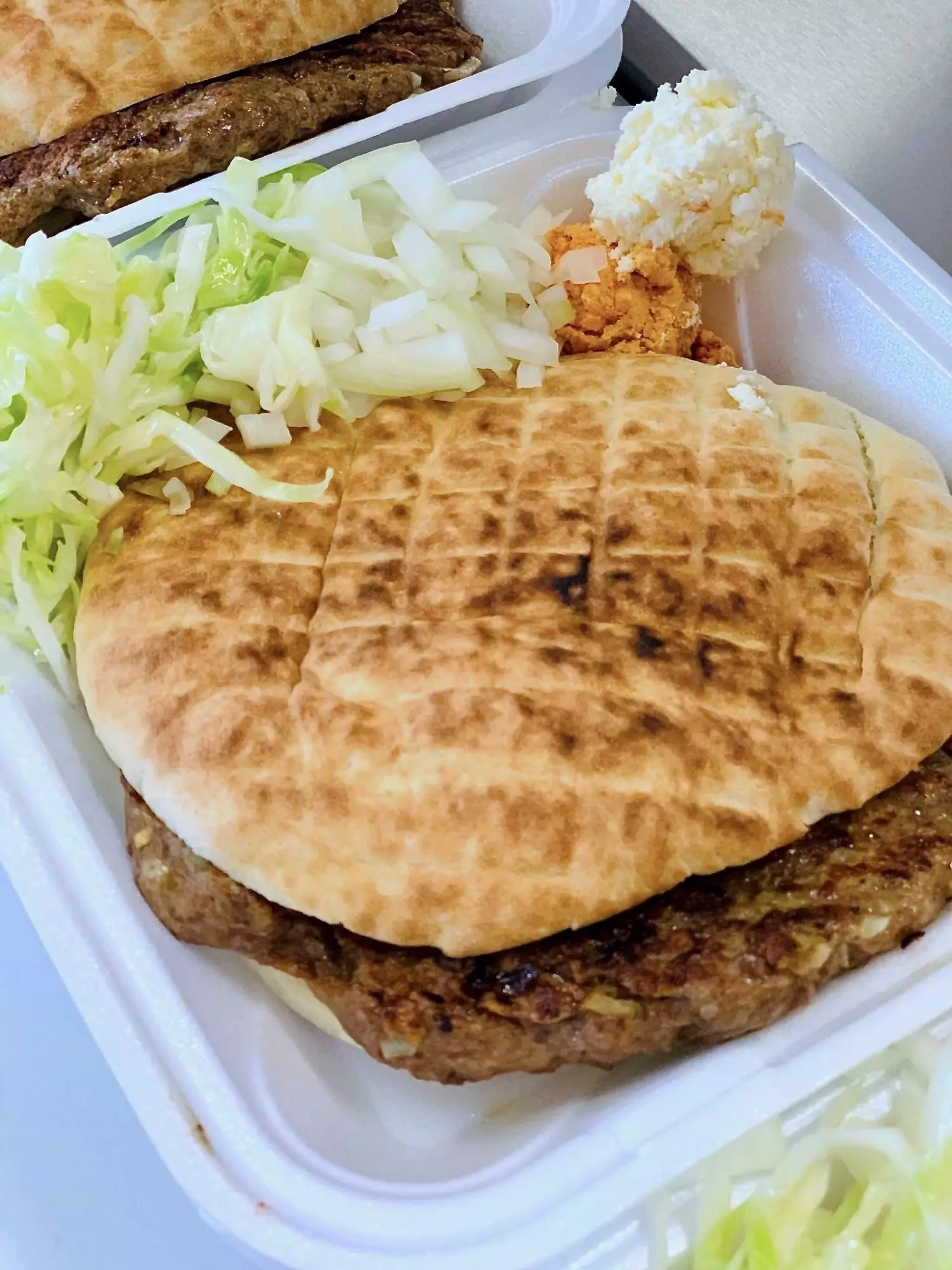 Balkan Grill Company hamburgare