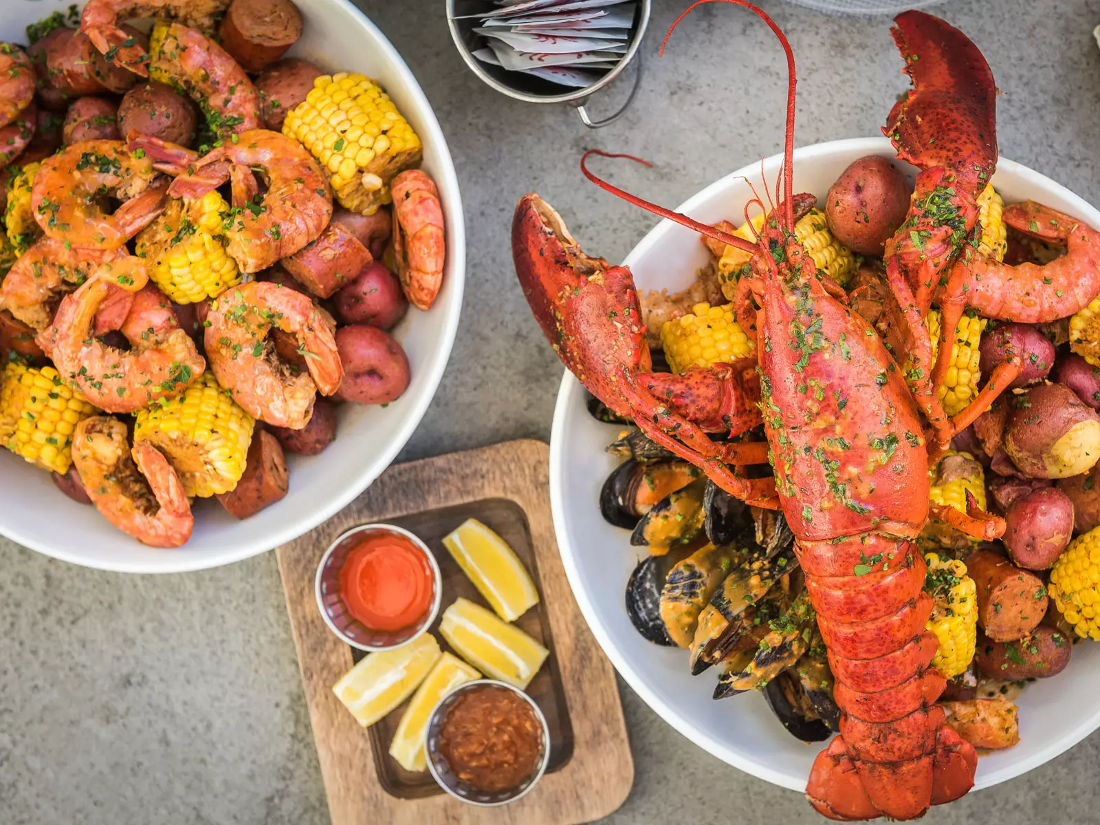 Frutos do mar Fervam o Pátio em Peixes