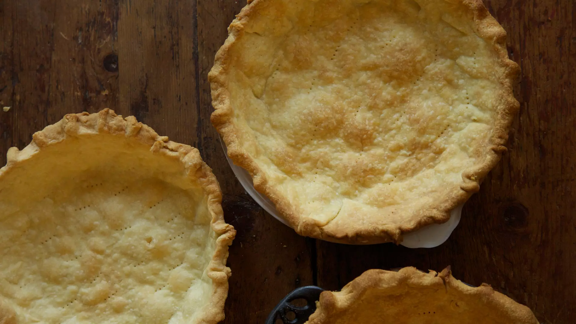 Crostes de pastís per coure a cegues