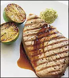 Tuna Steaks Fa'a'ai ma le Sau Citrus-Ginger