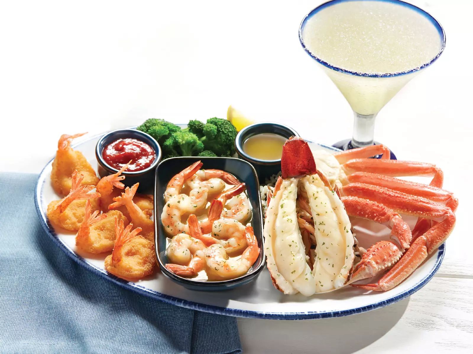 red-lobster-shark-week-ultimate-feast-FT-BLOG0719.jpg