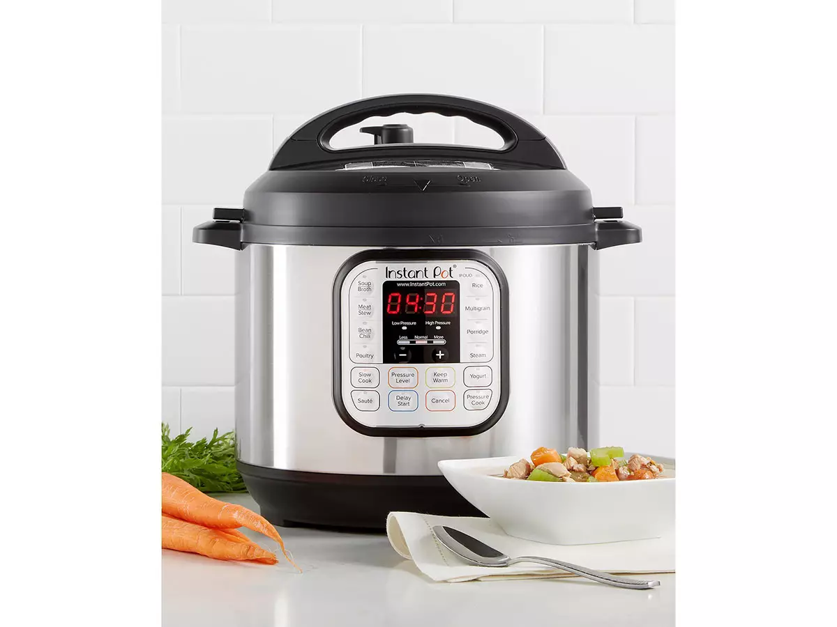 DUO60 7-in-1 Programmable Pressure Cooker 6-Qt.