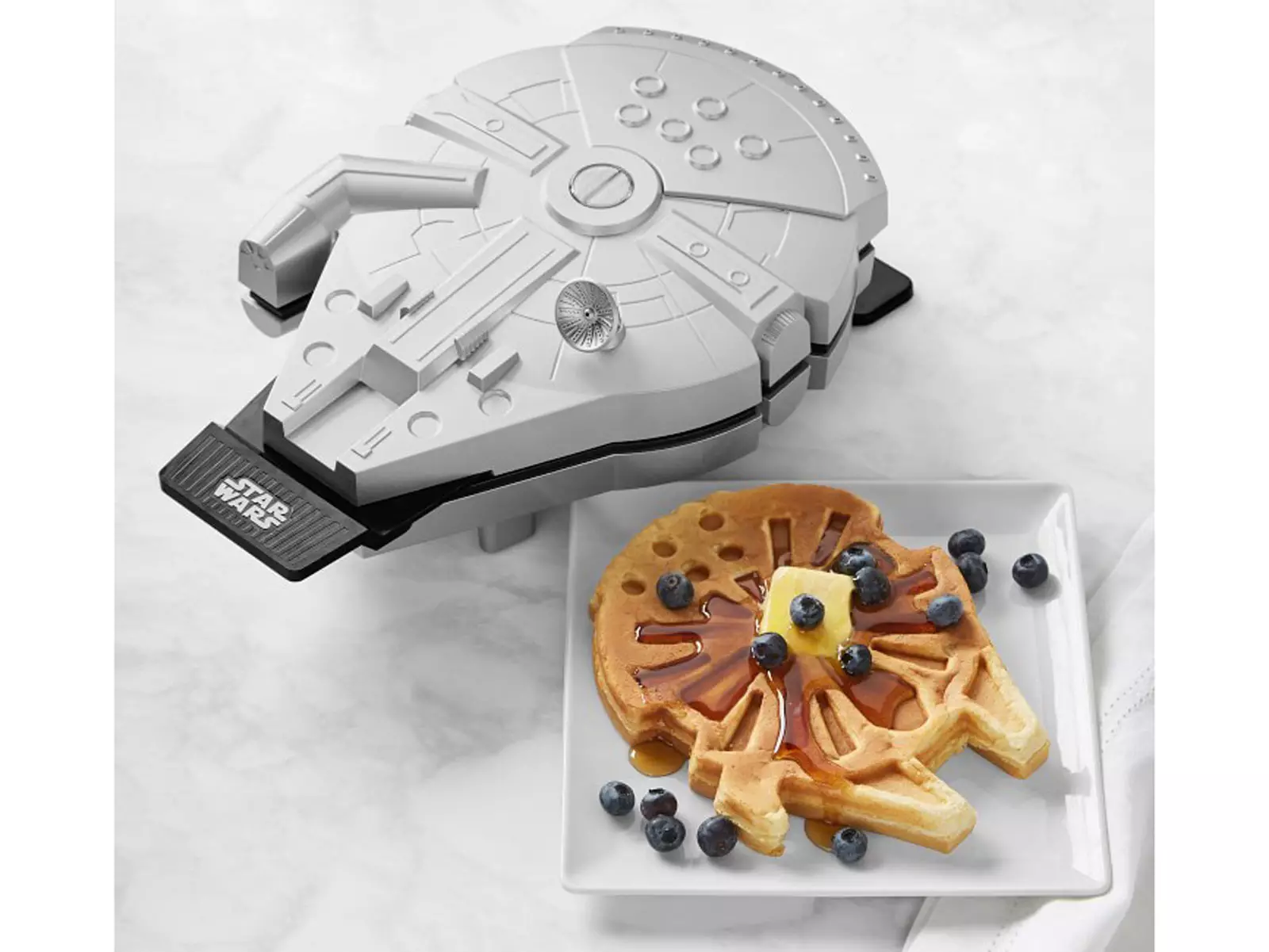 Ҷангҳои Star Millennium Falcon Waffle Maker