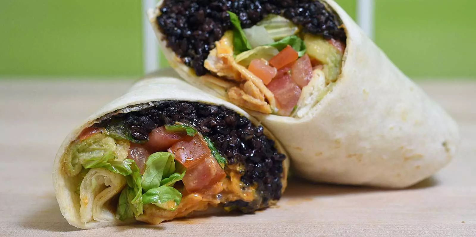 Naghahain ang Taco Bell ng Black Rice sa Bagong 'Ipinagbabawal' na Mga Item sa Menu