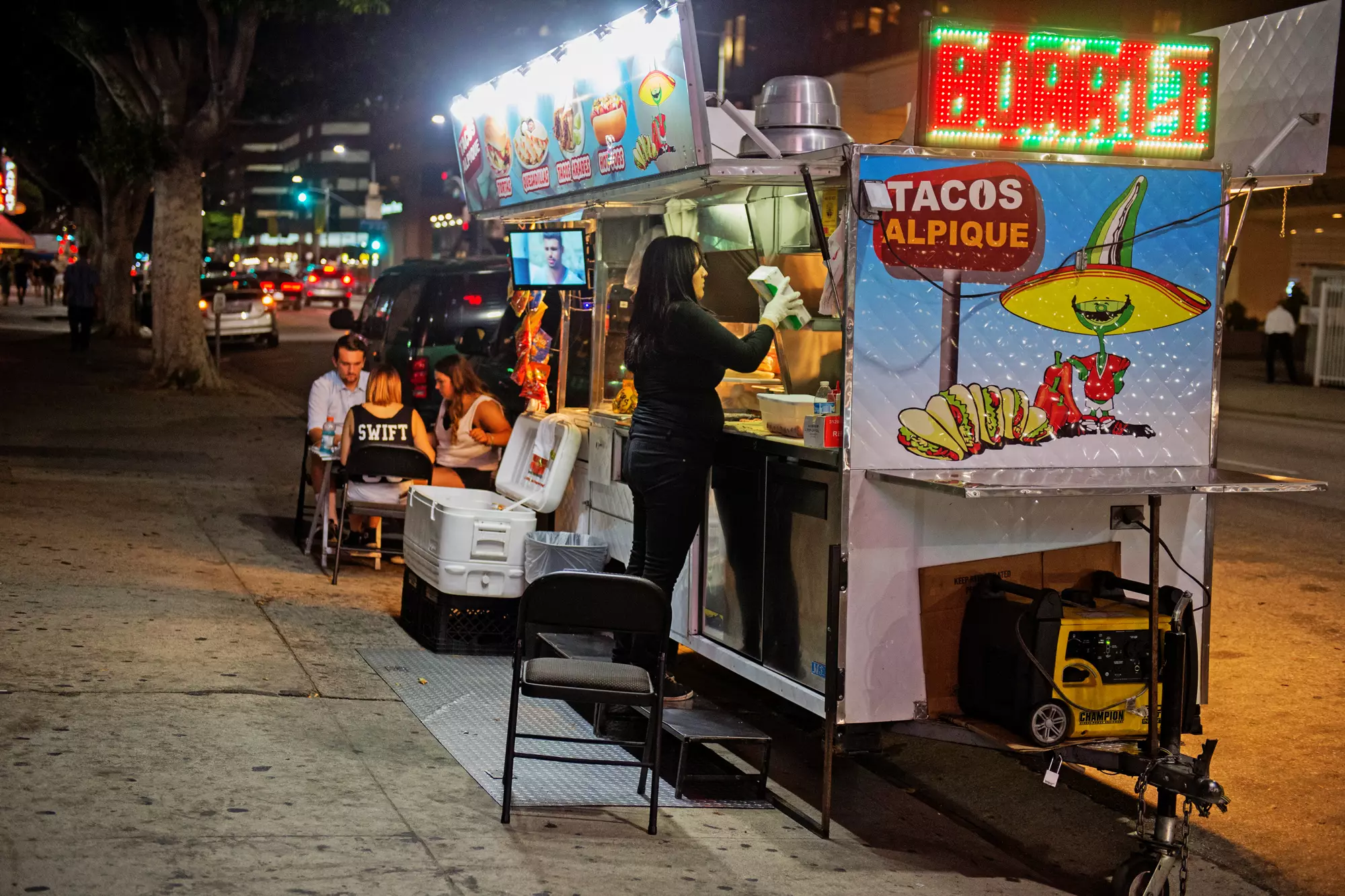 Los Angeles Street Food ကိုရိုနာဗိုင်းရပ်