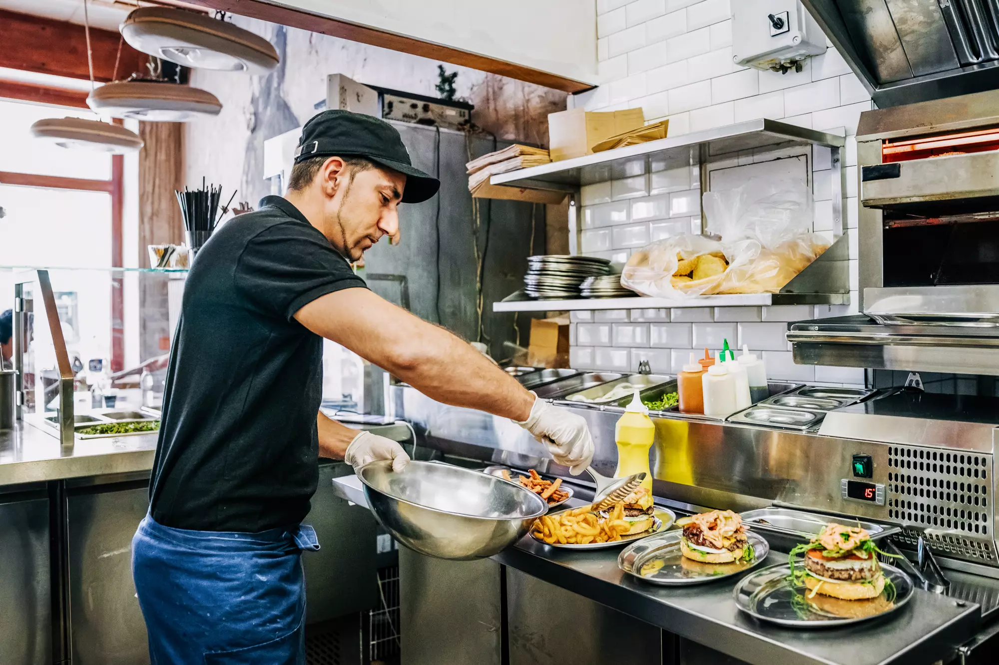 Lè Pou Sispann Operasyon Restoran oswa Kontinye livrezon pandan Coronavirus