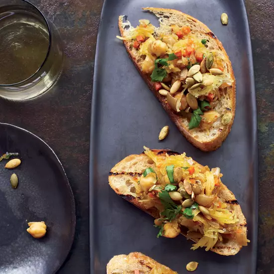 Curried Spaghetti-Squash-thiab-Chickpea Toasts.