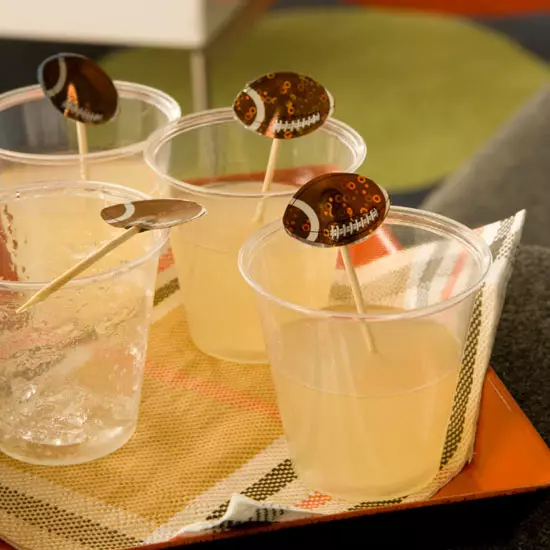 Shots de Mojito Jell-O com Rum Branco e Hortelã Fresca