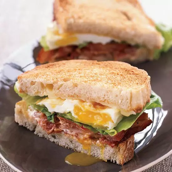 Sandwich Telur dan Keju Goreng BLT