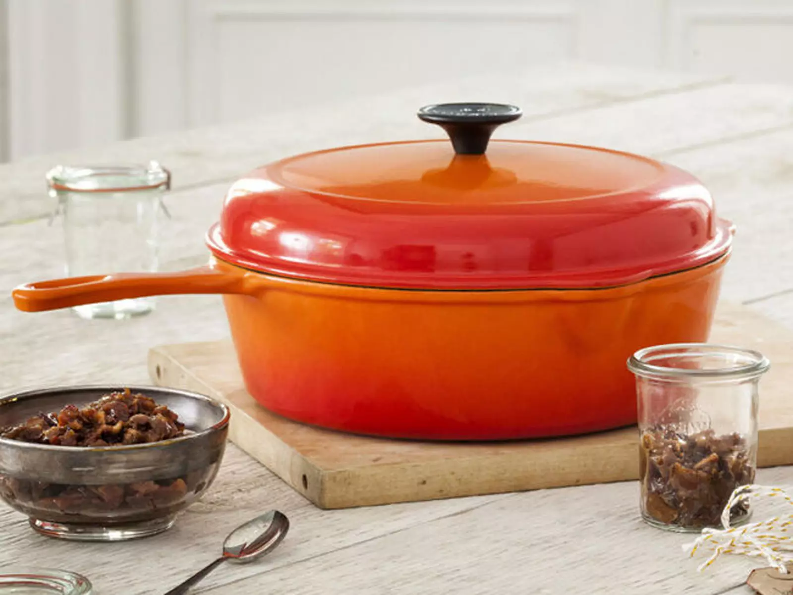 Le Creuset ژور پوښل شوی سکیلټ