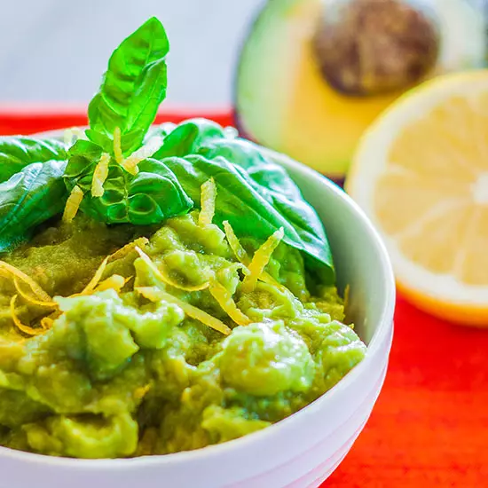 HD-201311-r-Zitroun-Basil-guacamole.jpg