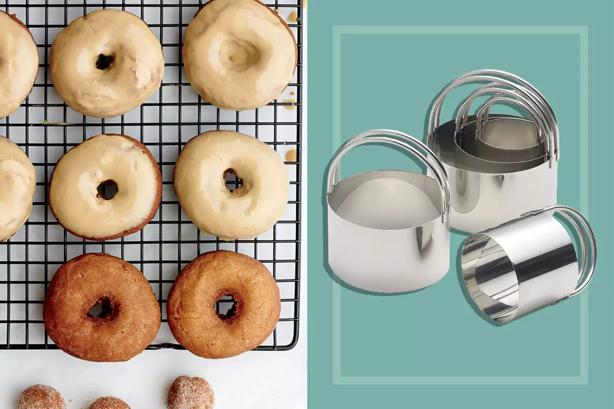 Kua cider donuts thiab biscuit cutters