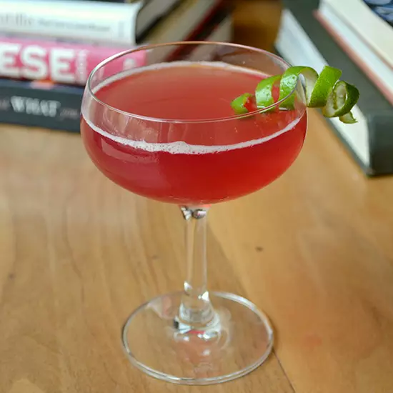 atilẹba-201405-HD-rhubarb-gimlet.jpg