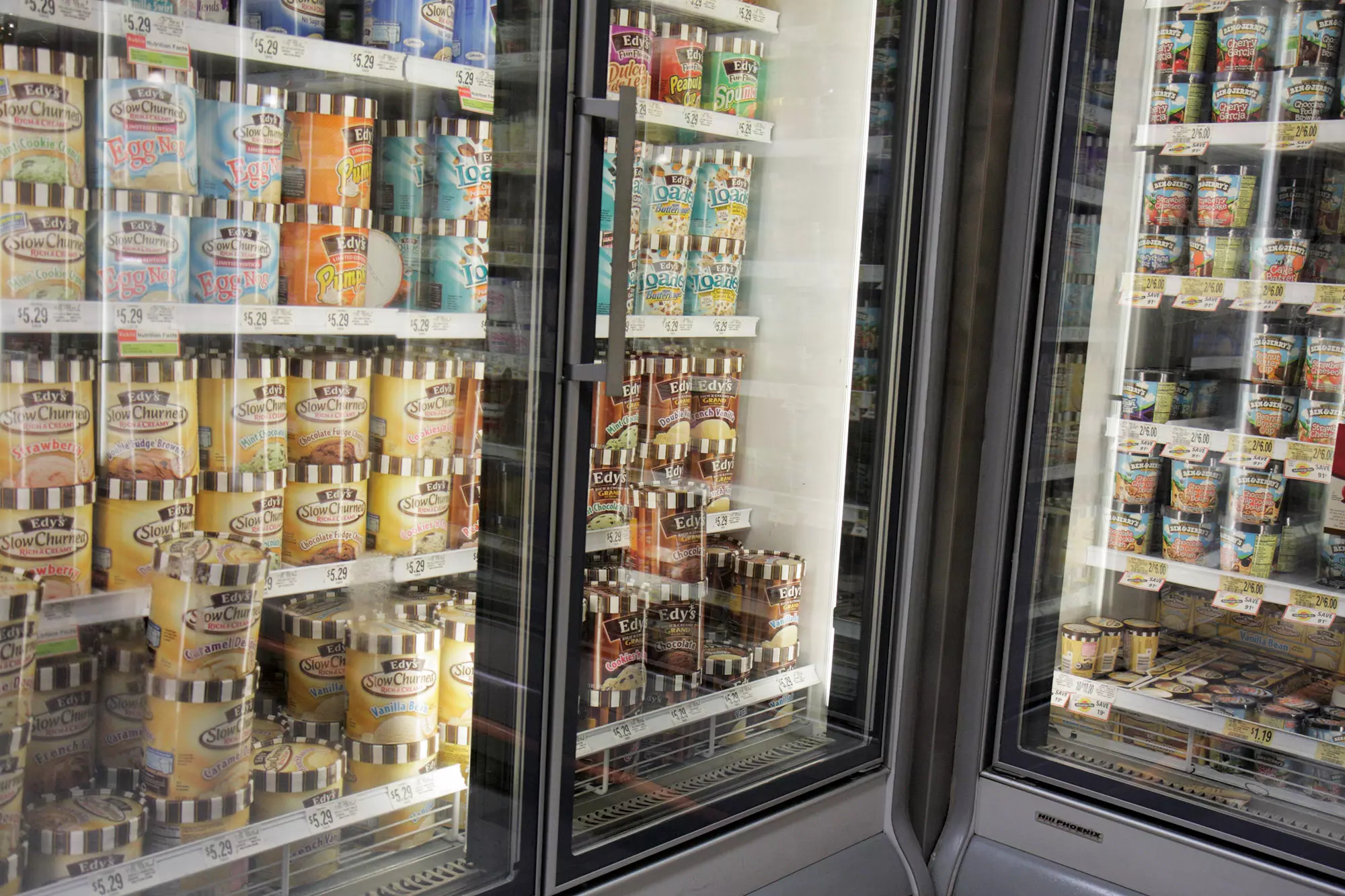 Tarrinas de helado para la venta en el supermercado Publix