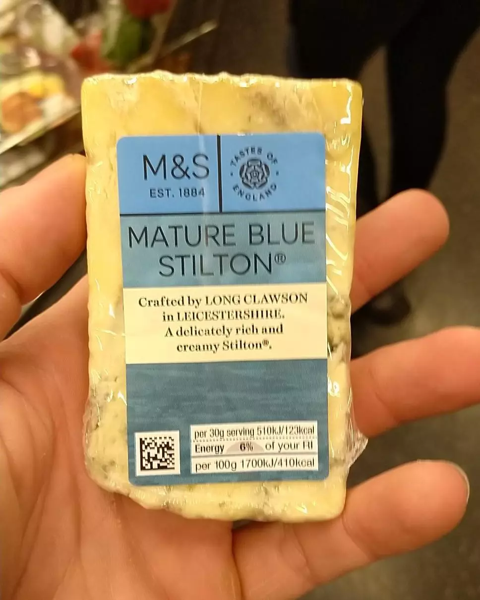 Pakket moden blå stilton ost