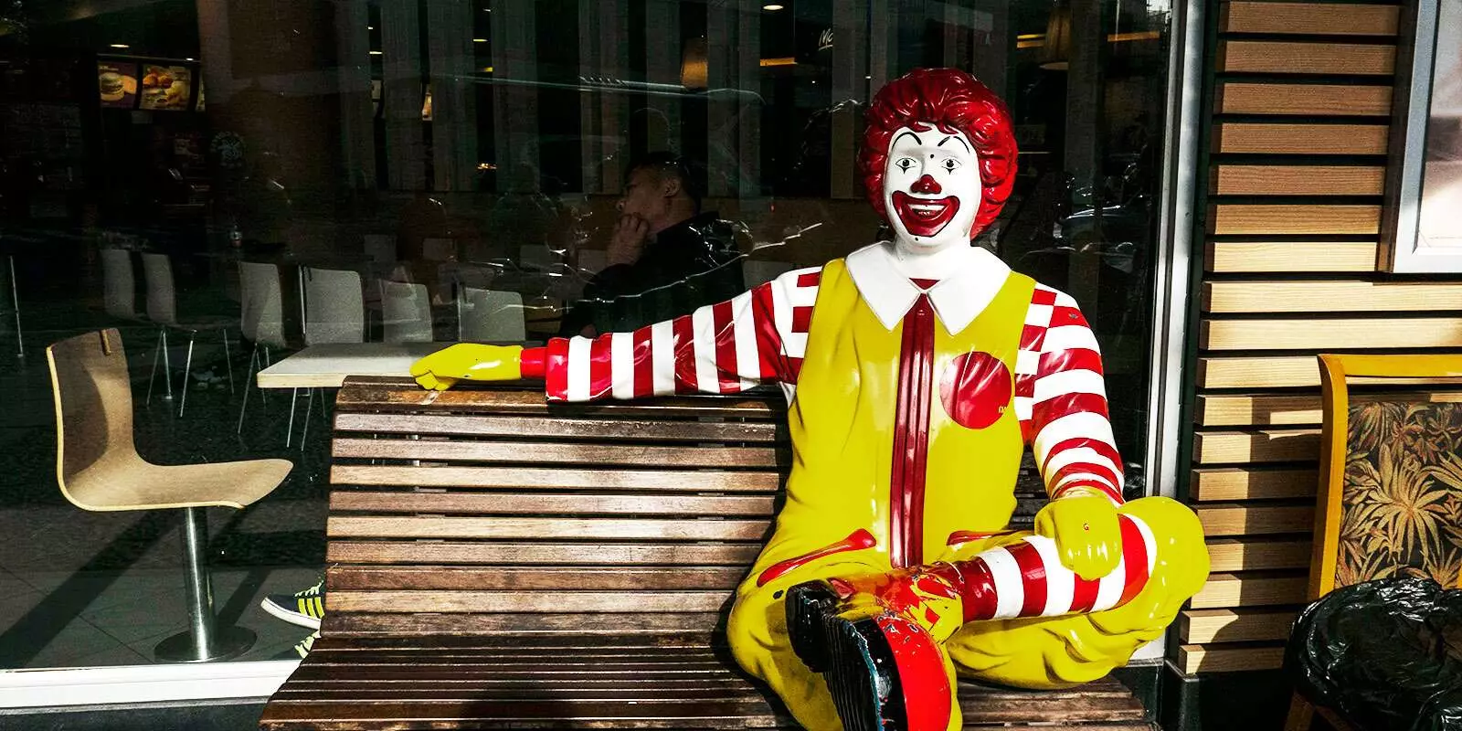 Burger King Russia Inoti Stephen King's 'It' Inosimudzira Zvisizvo McDonald's